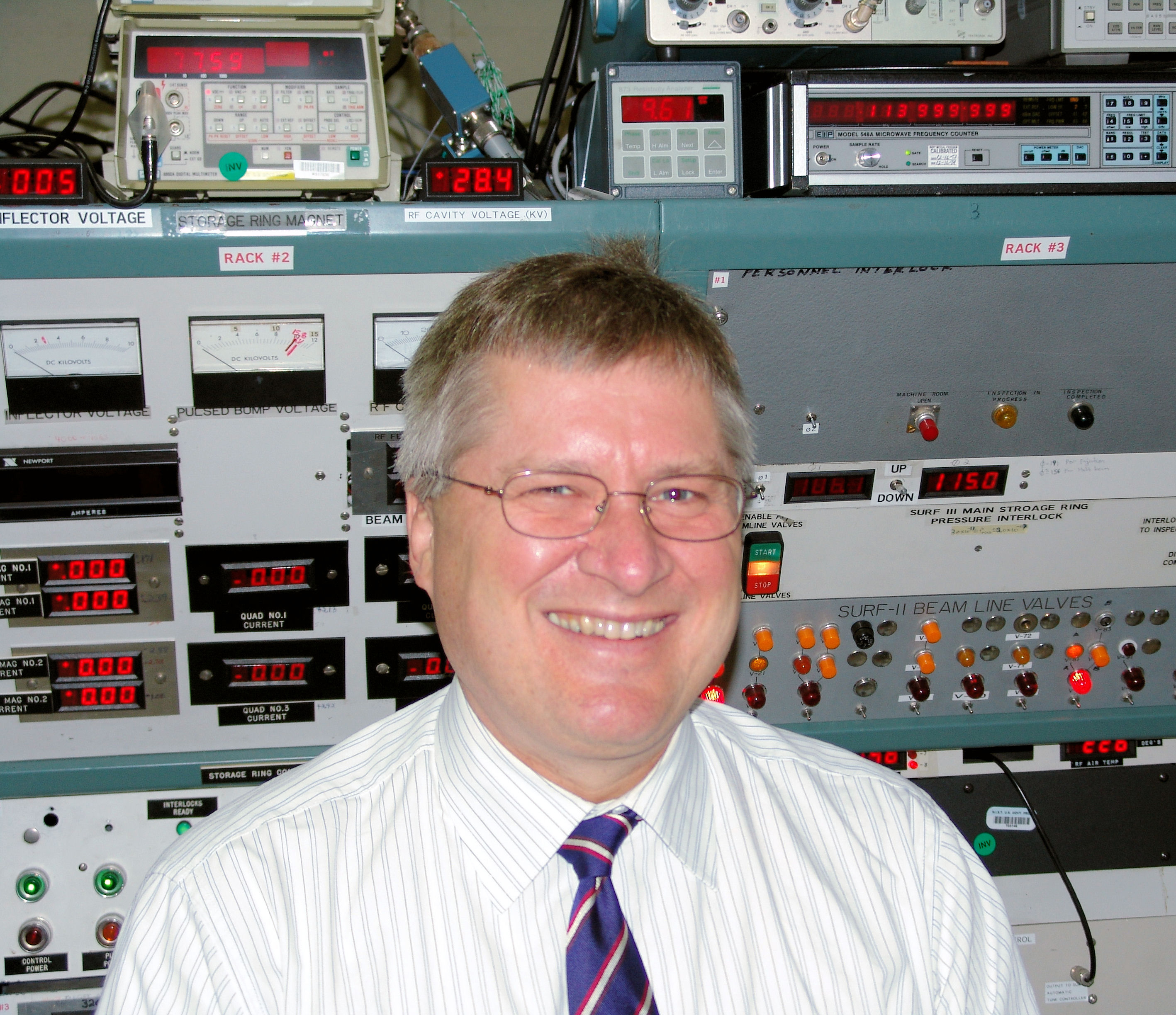 Tawar Hayatk: Exploring Quantum Physics